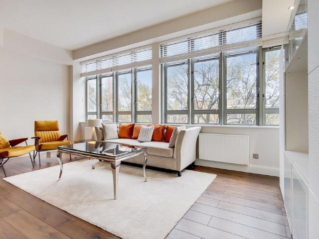 City Road, City, London, EC1V 2 bed flat to rent £5,545 pcm £1,280 pw
