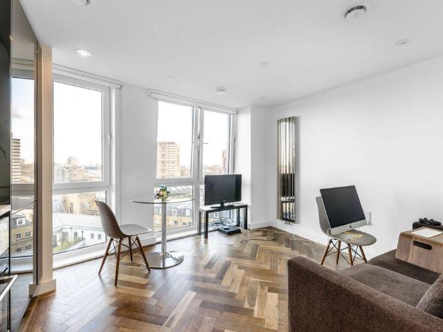 City Road, Clerkenwell, London, EC1V Studio to rent £2,495 pcm £576 pw