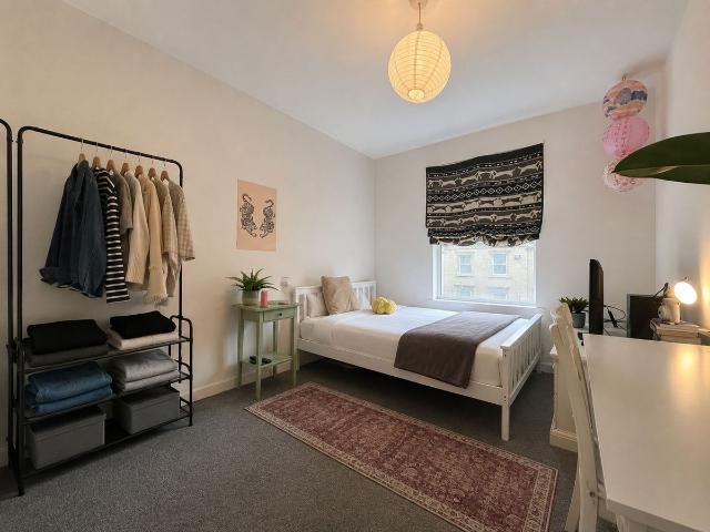 City Road, Bristol BS2, 1 bed flat to rent, £1,250 pcm | PrimeLocation