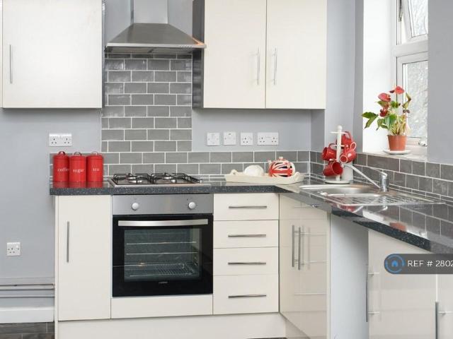 City Road, Bristol City Centre, BS2 3 bed terraced house to rent £1,990 pcm £459 pw
