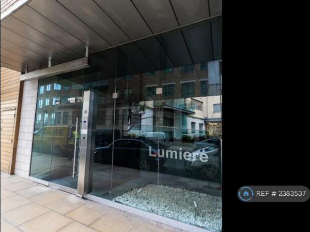 City Road East, Manchester, M15 2 bed flat to rent £1,395 pcm £322 pw