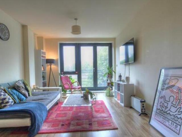 City Road East, Manchester, 2 Bedroom Apartment