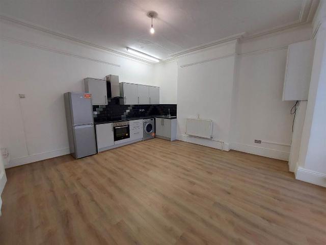 City Road, Edgbaston, Birmingham B16, 1 bed flat to rent, £895 pcm | PrimeLocation