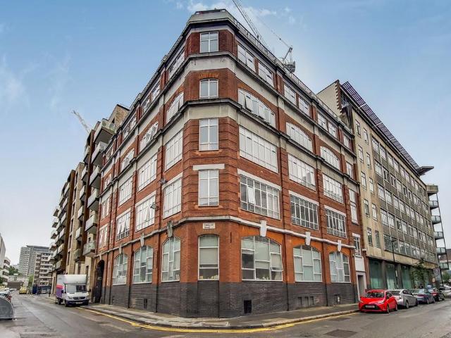 City Road, Islington, London, EC1V 2 bed flat to rent £3,595 pcm £830 pw