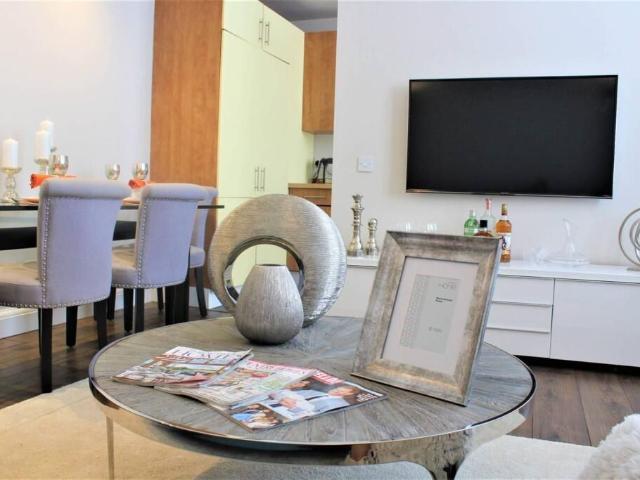 City Road, Old Street, London EC1V, 2 bed flat to rent, £3,700 pcm | PrimeLocation