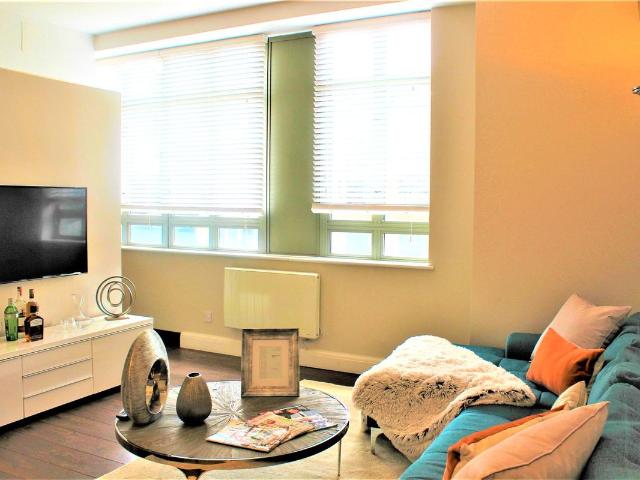 City Road, Old Street, London EC1V, 2 bed flat to rent, £3,795 pcm | PrimeLocation