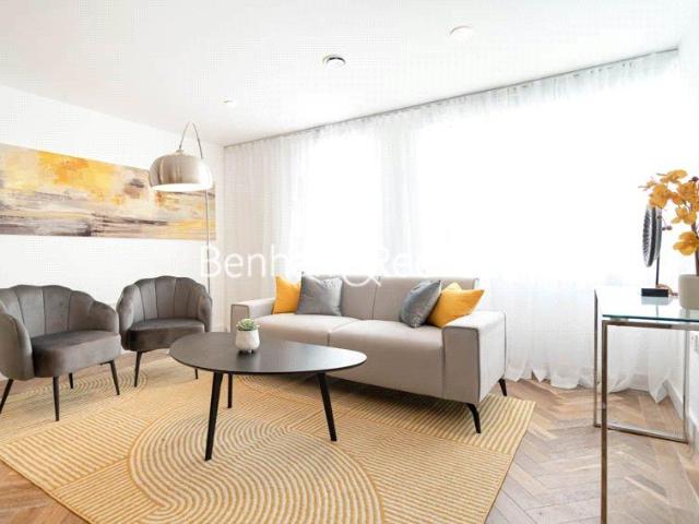 City Road, London EC1V 2 bed apartment to rent £4,200 pcm £969 pw