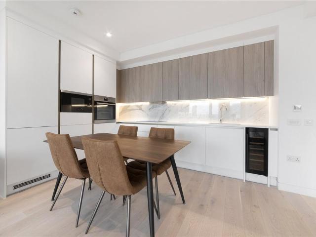 City Road, London, EC1V 2 bed apartment to rent £4,247 pcm £980 pw