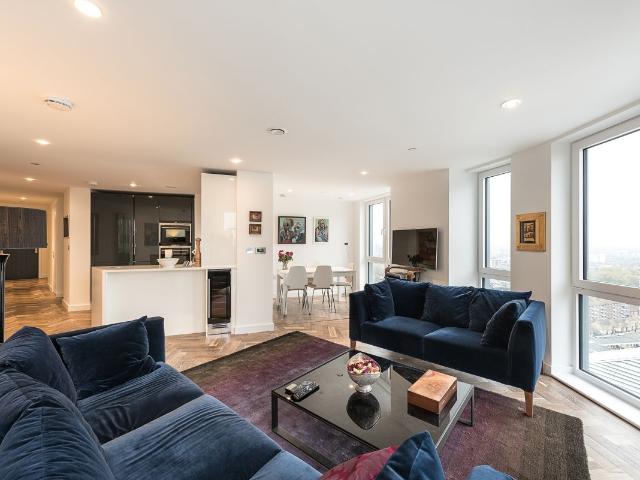 City Road, London EC1V, 2 bed flat to rent, £3,878 pcm | PrimeLocation