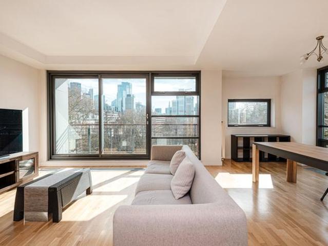 City Road, London EC1Y 2 bed duplex to rent £3,850 pcm £888 pw