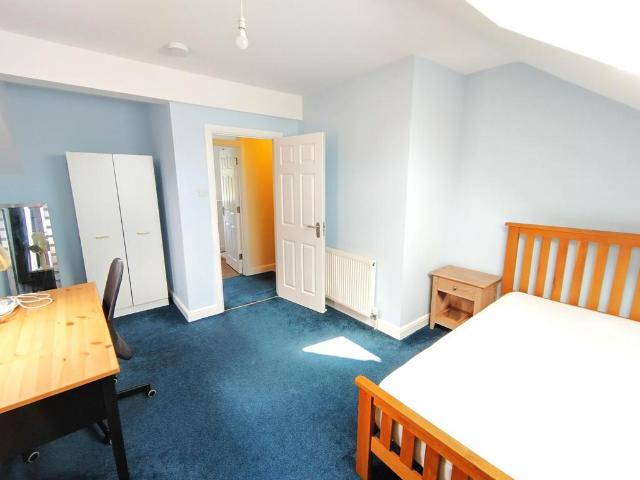 City Road, Nottingham NG7 4 bed house to rent £2,080 pcm £480 pw