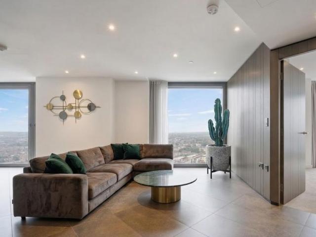City Road, West Chron, EC1V 1 bed apartment to rent £3,200 pcm £738 pw