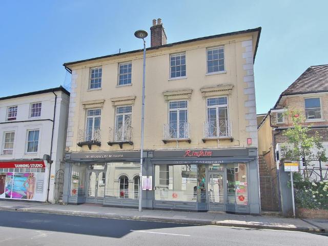 City Road, Winchester, Unfurnished 3 bed duplex to rent £1,650 pcm £381 pw