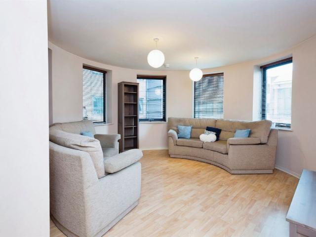 City South, City Road East M15, 2 bed flat to rent, £1,350 pcm | PrimeLocation