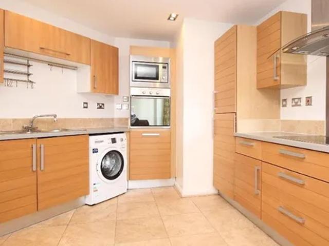 City Tower, 3 Limeharbour, London, E14 9LS, United Kingdom | 2 bed apartment for rent #140799719 | Rentberry