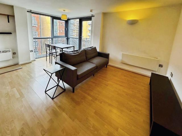 City Walk, Leeds, West Yorkshire, LS11 2 bed flat to rent £1,150 pcm £265 pw