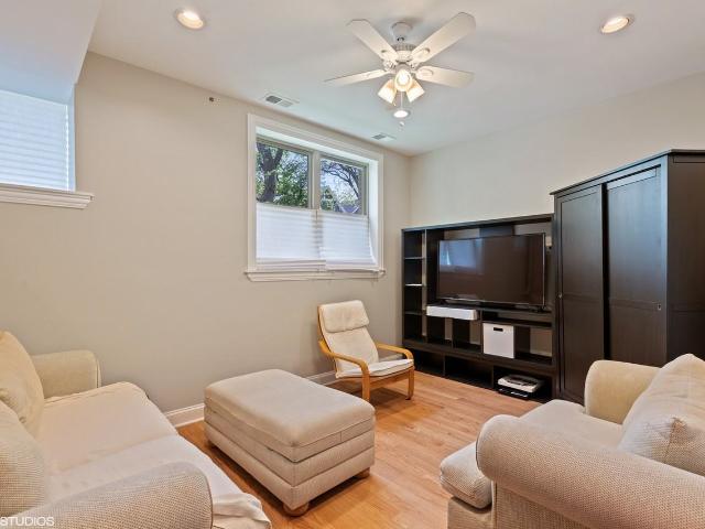 CityFlats, LLC 1446 Pensacola 1 Bedroom Apartment for Rent at 1446 W Pensacola Ave, Chicago, IL 60613 Lakeview