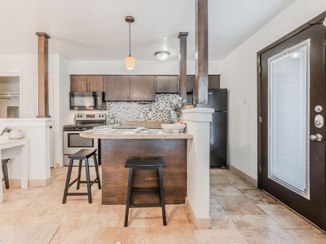 Cityscape Apartments 2 Bedroom Apartment for Rent at 6466 Ridgecrest Rd, Dallas, TX 75231