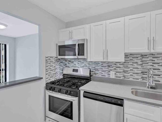 Cityside Huntington Metro 1 Bedroom Apartment for Rent at 6034 Richmond Hwy, Huntington, VA 22303 Huntington