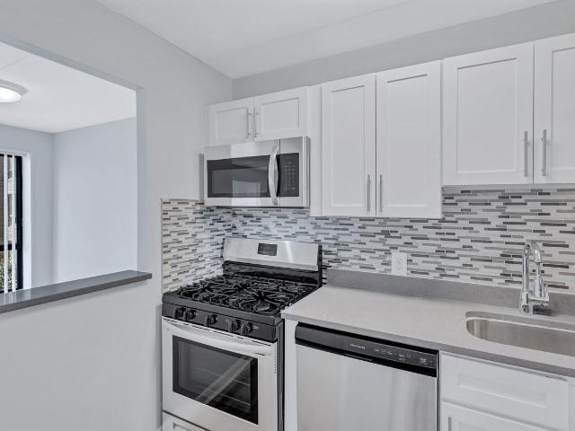 Cityside Huntington Metro 3 Bedroom Apartment for Rent at 6034 Richmond Hwy, Huntington, VA 22303 Huntington
