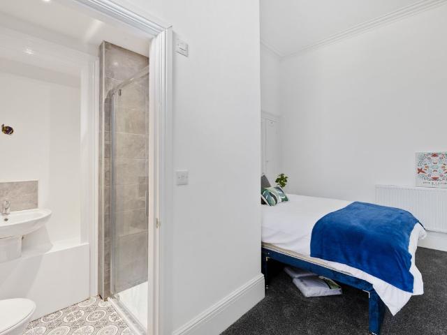 Citadel Road, Plymouth PL1, Room to rent, £650 pcm | PrimeLocation