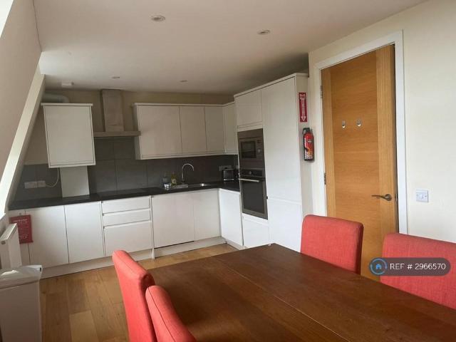 Citadel Road, Plymouth, PL1 2 bed flat to rent £1,450 pcm £335 pw