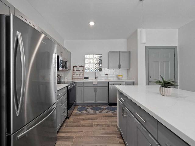 Citi on Camelback 1 Bedroom Apartment for Rent at 909 E Camelback Rd, Phoenix, AZ 85014
