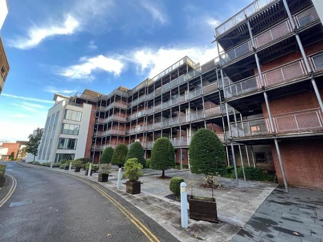 Citi Peak, Wilmslow Road, East Didsbury M20, 2 bed flat to rent, £1,350 pcm | PrimeLocation