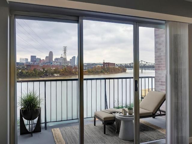 CitiView ~ On the River 1 Bedroom Apartment for Rent at 22 Swain Ct, Covington, KY 41011