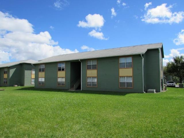 Citrus Meadows Apartments 2 Bedroom Apartment for Rent at 1591 19th Street Ct E, Samoset, FL 34208 Samoset
