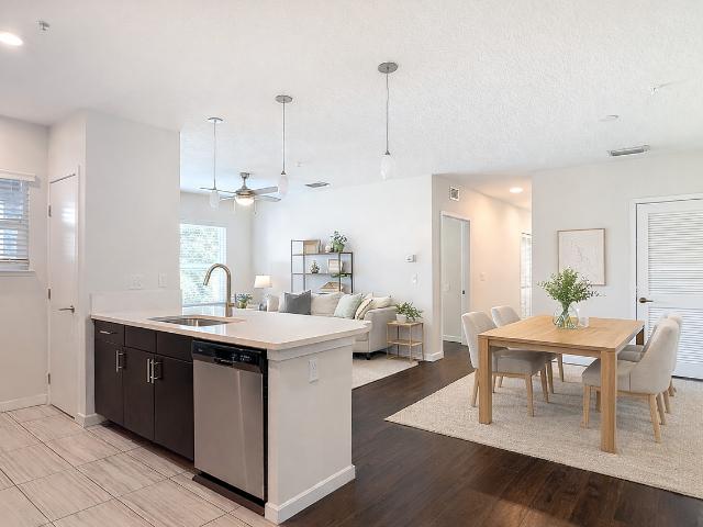 Citrus Run 1 Bedroom Apartment for Rent at 8870 W Waters Ave, Tampa, FL 33615