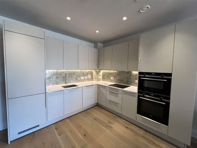 Civic Avenue, London W6, 1 bed flat to rent, £2,700 pcm | PrimeLocation