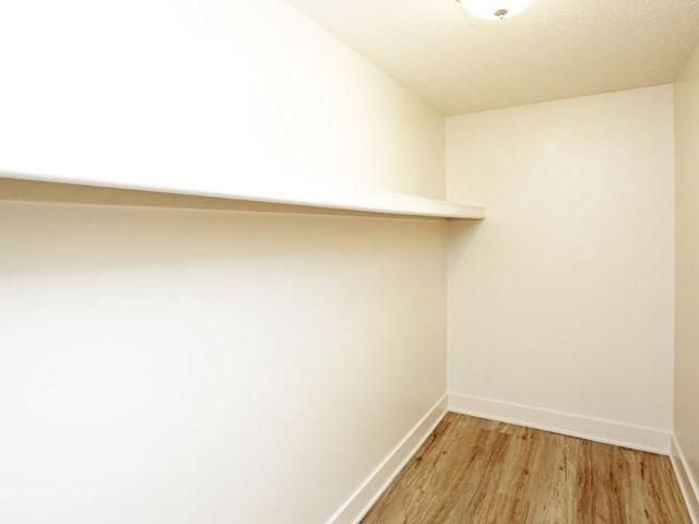 Civic Center Court Apartments Studio Apartment for Rent at 200 Grand Ave, Des Moines, IA 50309 Downtown Des Moines