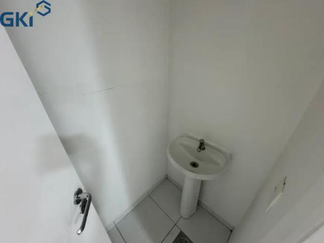 Cj unificado p/ locação c/ 195 m. AU em vão livre, 5 banheiros, 2 vagas. Próx. a Metrô Trianon