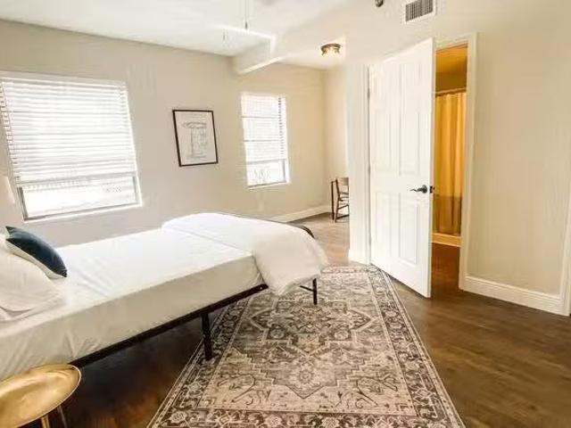 Co living at it's finest in the beautiful Daytona Beach area!.