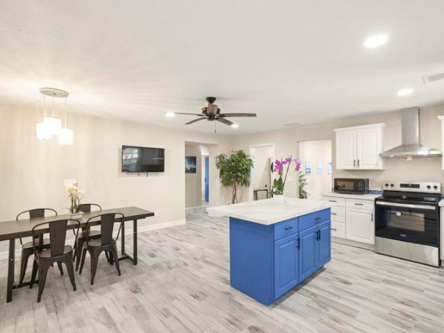 Co‑Living in Hidden Valley | Furnished Room, Desk