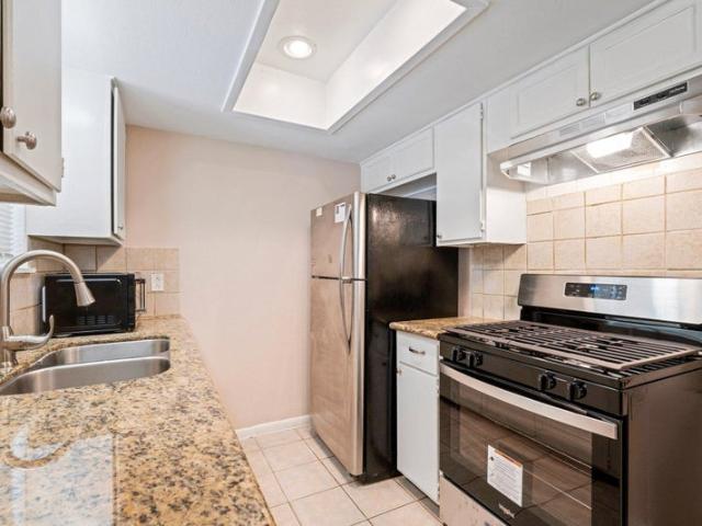 Co‑Living Northside w only 5 roomies! | Furnished