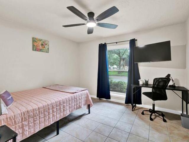Co‑Living South Belt/Ellington | Furnitured Private Room, Backyard, Laundry & Wi‑Fi!