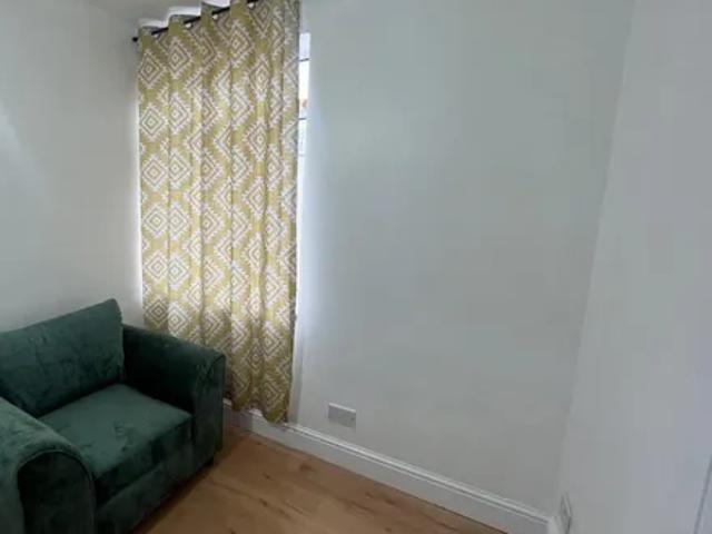 Co op Food, Kember Street, London, N1 1BF, United Kingdom | 1 bed apartment for rent #122909495 | Rentberry