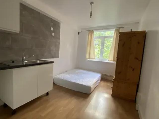 Co op Food, Kember Street, London, N1 1BF, United Kingdom | Studio apartment for rent #127639909 | Rentberry