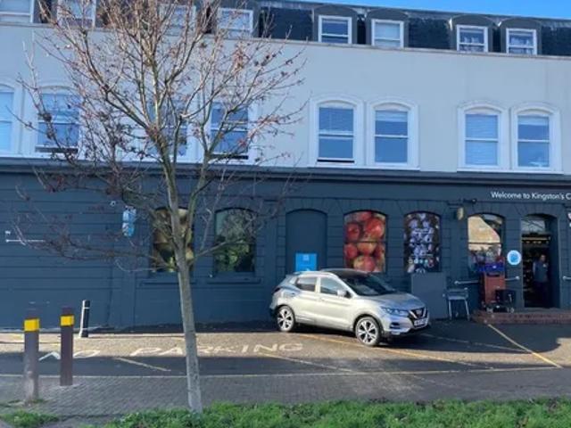 Co op Food, Kings Road, London, KT2 5HU, United Kingdom | 2 bed apartment for rent #138313334 | Rentberry