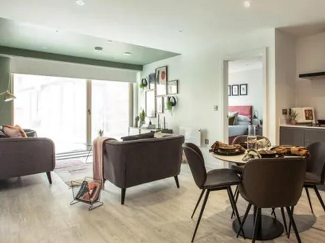Co Operative, 254 Chester Road, Manchester, M15 4EX, United Kingdom | 2 bed apartment for rent #165747640 | Rentberry