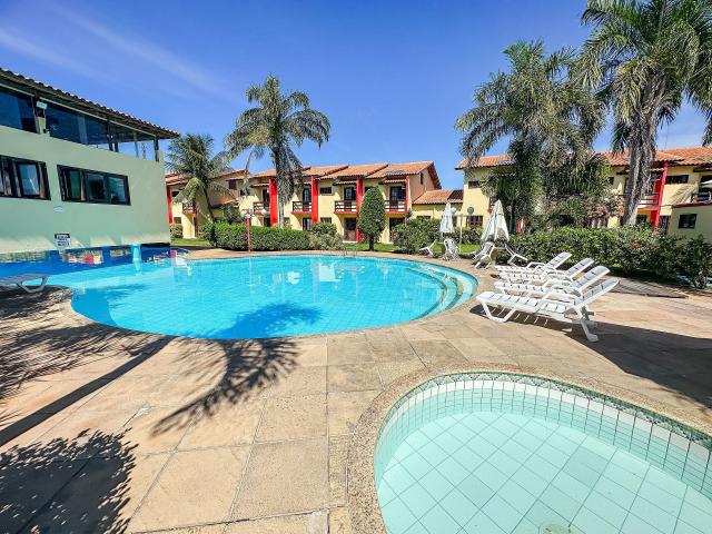 Com 3 Suites, piscina, sauna, frente praia
