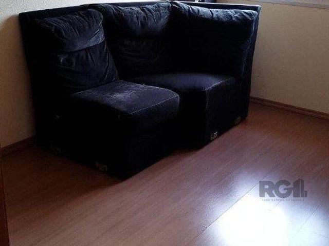 Com 2 quartos espaçosos, 1 banheiro, e 1 vaga de garagem