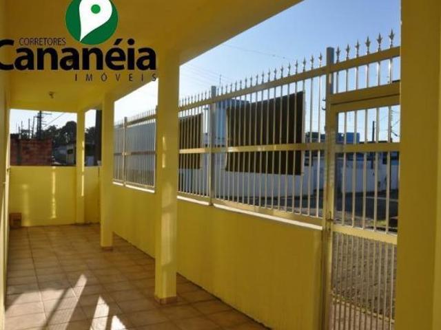 Com 4 dormitórios em terreno com 775 m² à venda no Centro Cananéia / SP