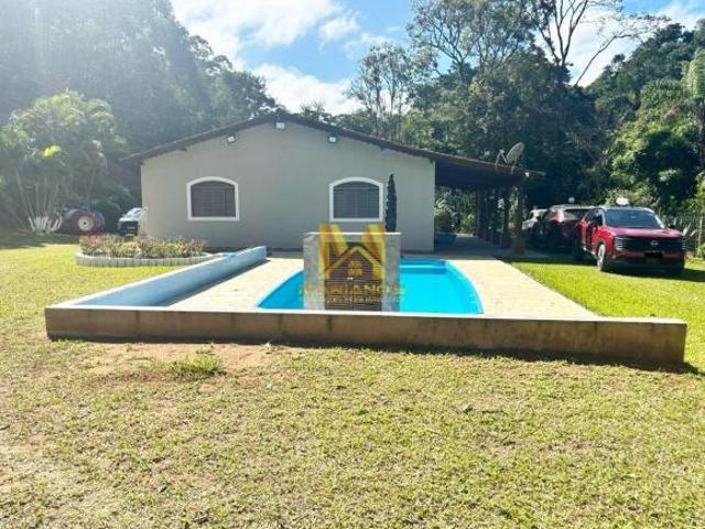 Com uma área total de 116.585,00 m2. Esta chácara oferece todo o espaço necessário para você desfru