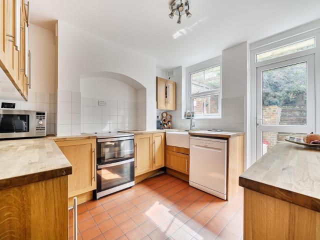 Combedale Road Greenwich SE10 3 bed terraced house to rent £3,250 pcm £750 pw