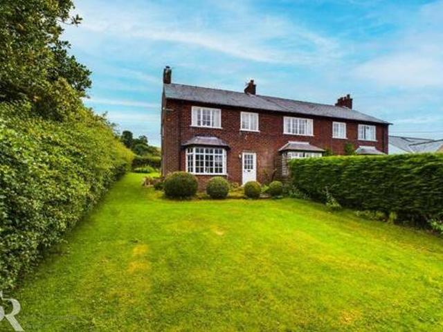 Combs Road, Chapel en le frith, 2 Bedroom Semi detached