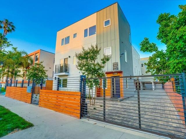 Come home to these Modern Townhomes in Hollywood! 3 Bedroom Apartment for Rent at 1242 N Beachwood Dr, Los Angeles, CA 90038 Hollywood Studio District