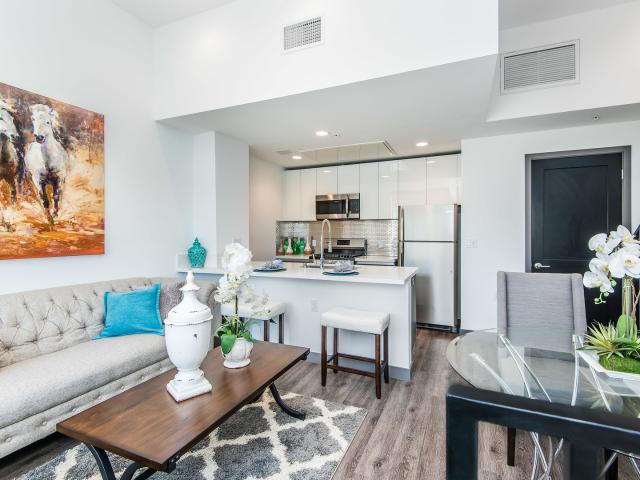 Come home to these Modern Townhouse in Toluca Lake!